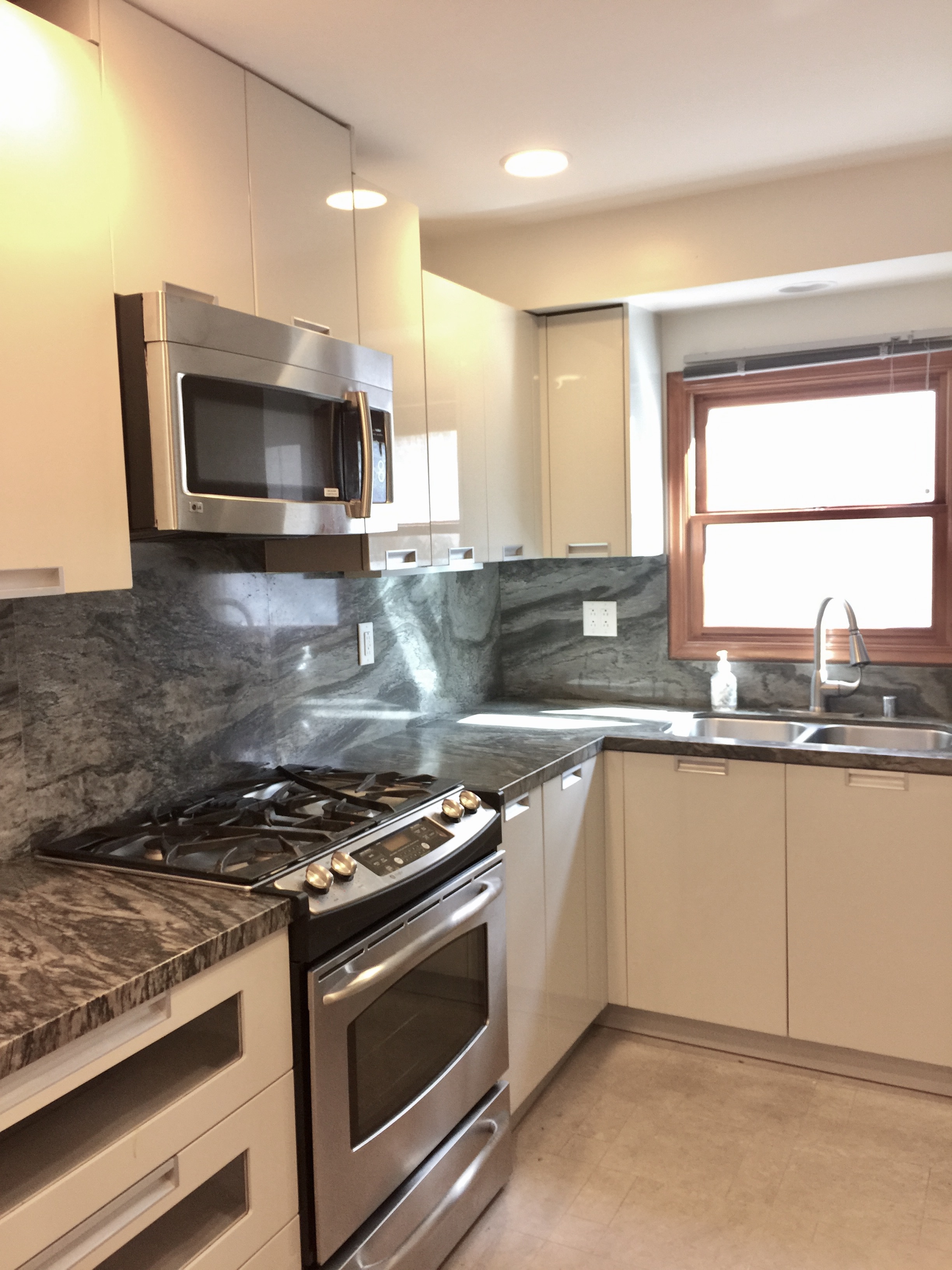 9 - Metropolitan Realty Group